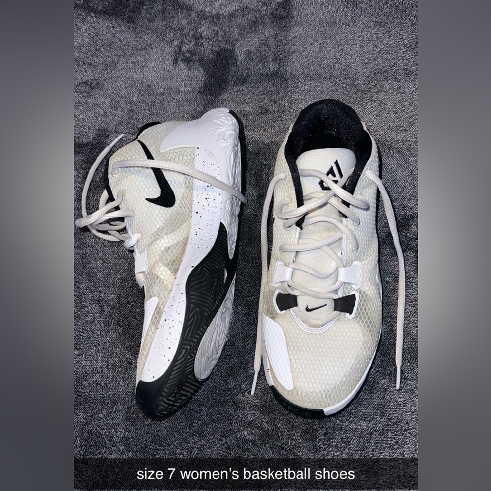 Nike Zoom Freak Oreo Basketball Shoes Size 7 - Gem